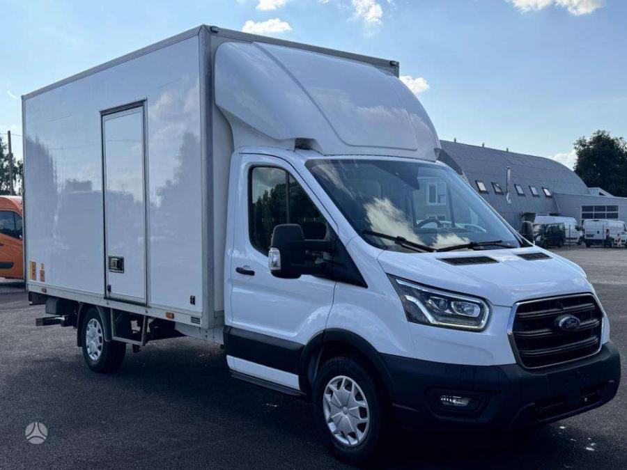 White Ford Transit 2022 in Radviliskis, with an engine capacity of 2.00 L and mileage of 92 thousand km for 27769 €, photo 4 on AUTOMOTO.COM.LV