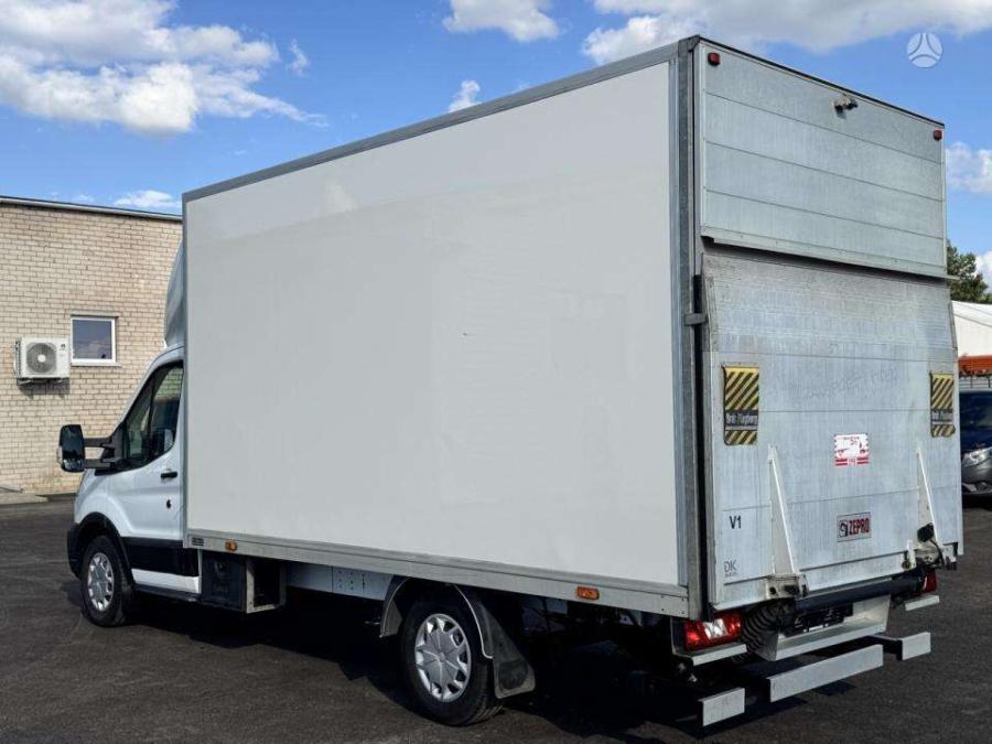 White Ford Transit 2022 in Radviliskis, with an engine capacity of 2.00 L and mileage of 92 thousand km for 27769 €, photo 8 on AUTOMOTO.COM.LV