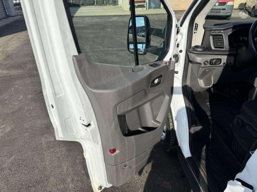 White Ford Transit 2022 in Radviliskis, with an engine capacity of 2.00 L and mileage of 92 thousand km for 27769 €, photo 11 on AUTOMOTO.COM.LV