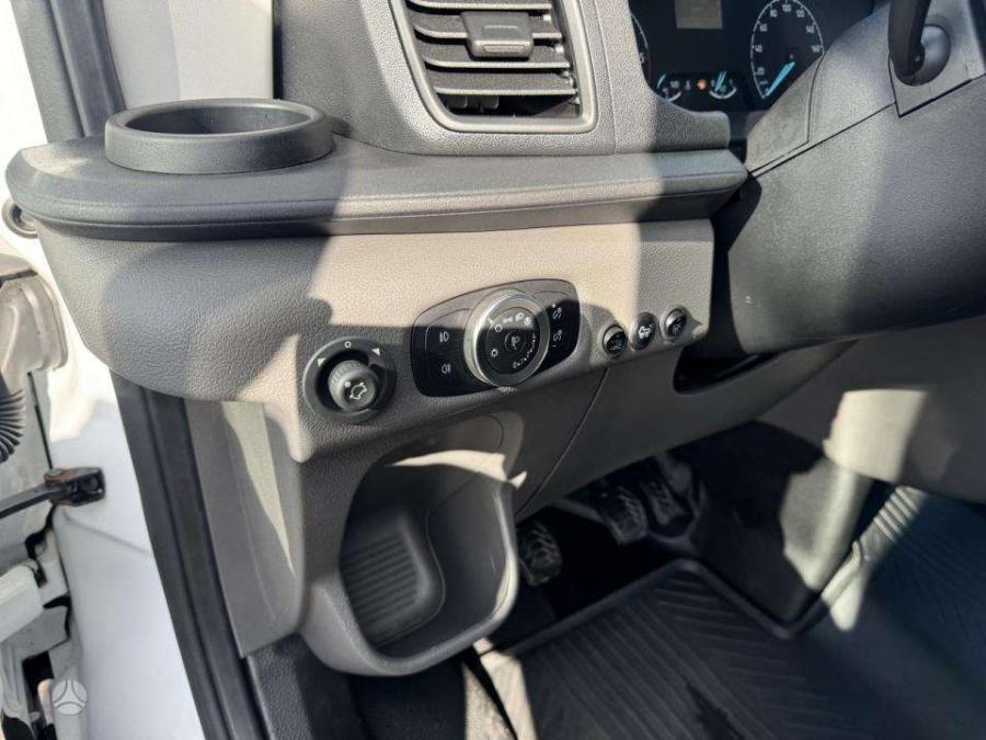 White Ford Transit 2022 in Radviliskis, with an engine capacity of 2.00 L and mileage of 92 thousand km for 27769 €, photo 13 on AUTOMOTO.COM.LV