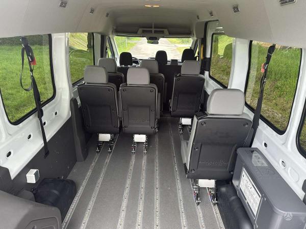 White Ford Transit 2022 in Kelme, with an engine capacity of 2.00 L and mileage of 260 thousand km for 15999 €, photo 8 on AUTOMOTO.COM.LV