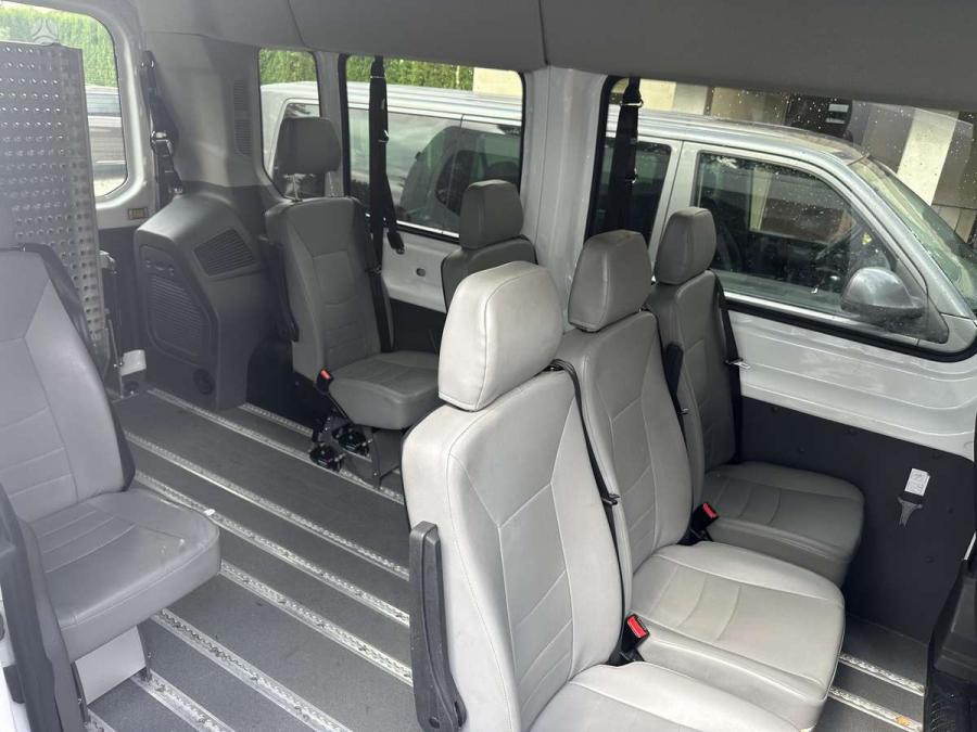 White Ford Transit 2022 in Kelme, with an engine capacity of 2.00 L and mileage of 260 thousand km for 15999 €, photo 9 on AUTOMOTO.COM.LV