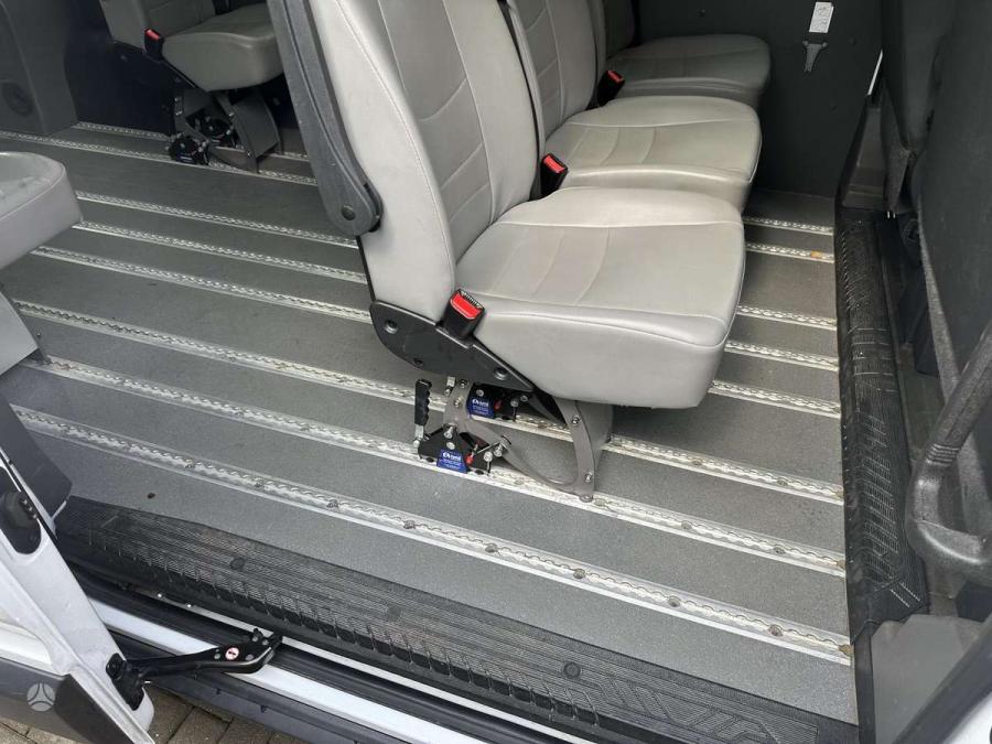 White Ford Transit 2022 in Kelme, with an engine capacity of 2.00 L and mileage of 260 thousand km for 15999 €, photo 12 on AUTOMOTO.COM.LV