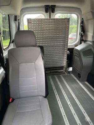 White Ford Transit 2022 in Kelme, with an engine capacity of 2.00 L and mileage of 260 thousand km for 15999 €, photo 14 on AUTOMOTO.COM.LV