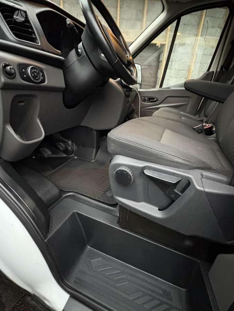 White Ford Transit 2022 in Kaunas, with an engine capacity of 2.00 L and mileage of 91 thousand km for 18500 €, photo 7 on AUTOMOTO.COM.LV