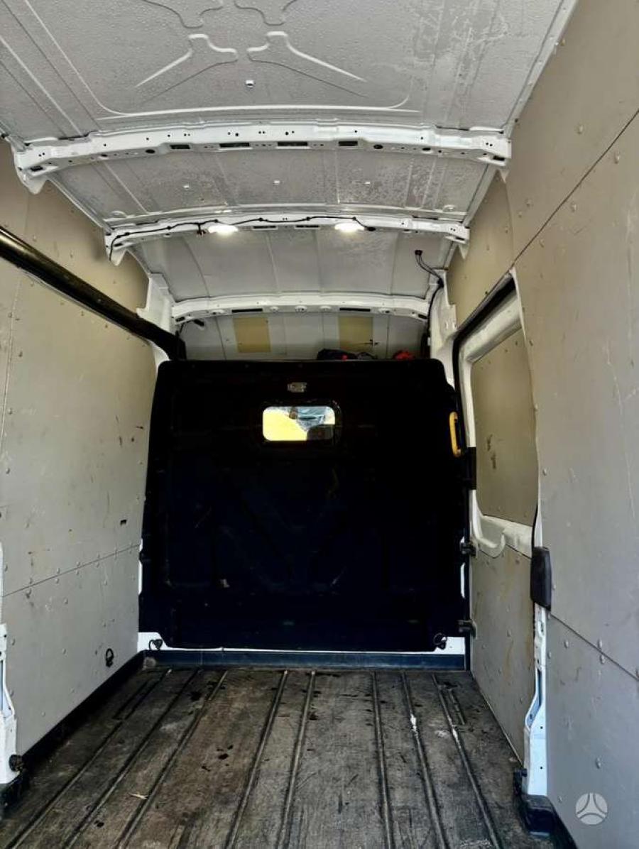 White Ford Transit 2022 in Kaunas, with an engine capacity of 2.00 L and mileage of 91 thousand km for 18500 €, photo 9 on AUTOMOTO.COM.LV