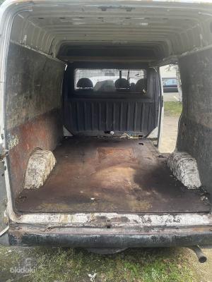 White Ford Transit 2000 in Tallinn, with an engine capacity of 2.50 L and mileage of 196 thousand km for 890 €, photo 12 on AUTOMOTO.COM.LV