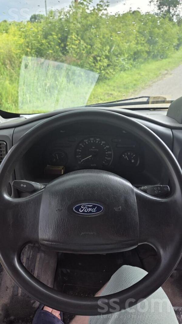 Balts Ford Transit 2001 Daugavpils, ar dzinēja tilpumu 2.40 L un nobraukumu 376 tūkst. km par 750 €, foto 3 vietnē AUTOMOTO.COM.LV
