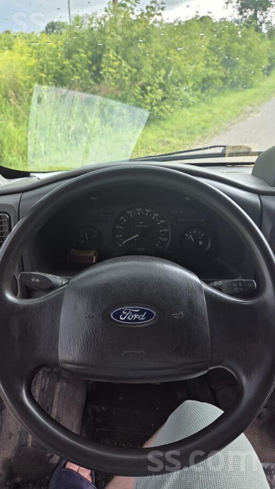 Balts Ford Transit 2001 Daugavpils, ar dzinēja tilpumu 2.40 L un nobraukumu 376 tūkst. km par 750 €, foto 4 vietnē AUTOMOTO.COM.LV