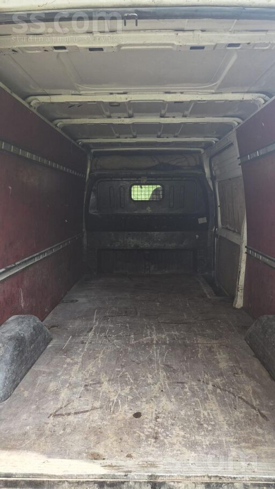 Balts Ford Transit 2001 Daugavpils, ar dzinēja tilpumu 2.40 L un nobraukumu 376 tūkst. km par 750 €, foto 7 vietnē AUTOMOTO.COM.LV