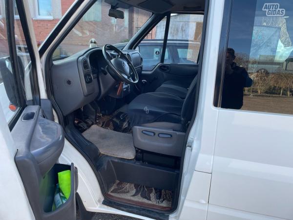 Balts Ford Transit 2002 Biržai, ar dzinēja tilpumu 2.00 L un nobraukumu 349 tūkst. km par 2500 €, foto 8 vietnē AUTOMOTO.COM.LV