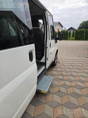 White Ford Transit 2003 in Talsi, with an engine capacity of 2.00 L and mileage of 106 thousand km for 3599 €, photo 8 on AUTOMOTO.COM.LV