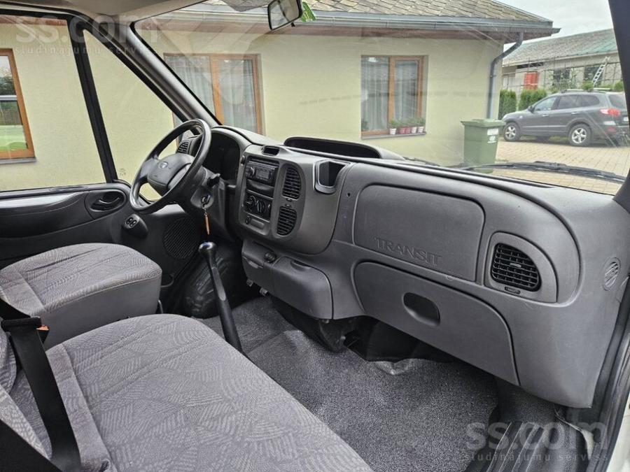 White Ford Transit 2003 in Talsi, with an engine capacity of 2.00 L and mileage of 106 thousand km for 3599 €, photo 13 on AUTOMOTO.COM.LV