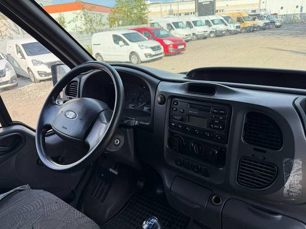 Balts Ford Transit 2004 Tallina, ar dzinēja tilpumu 2.00 L un nobraukumu 299 tūkst. km par 999 €, foto 5 vietnē AUTOMOTO.COM.LV