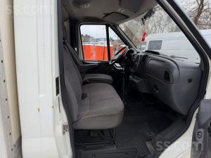 White Ford Transit 2005 in Riga, with an engine capacity of 2.40 L and mileage of 288 thousand km for 4990 €, photo 15 on AUTOMOTO.COM.LV