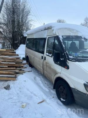 Balts Ford Transit 2005 Rēzekne, ar dzinēja tilpumu 2.40 L un nobraukumu 467 tūkst. km par 700 €, foto 3 vietnē AUTOMOTO.COM.LV