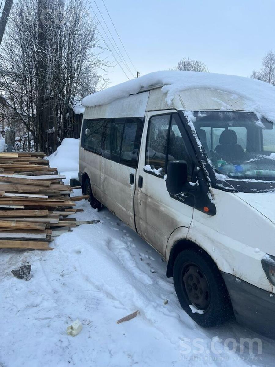 Balts Ford Transit 2005 Rēzekne, ar dzinēja tilpumu 2.40 L un nobraukumu 467 tūkst. km par 700 €, foto 3 vietnē AUTOMOTO.COM.LV