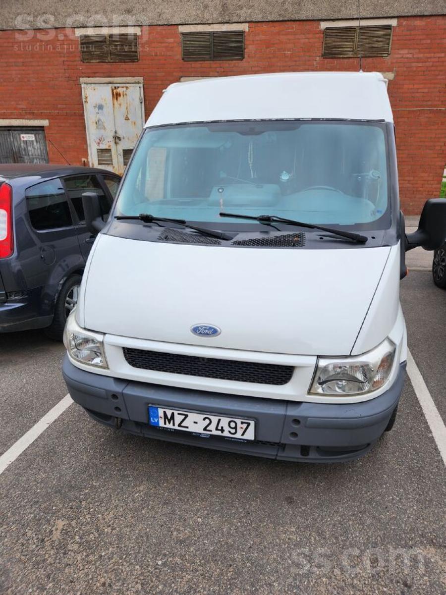 Balts Ford Transit 2005 Daugavpils, ar dzinēja tilpumu 2.00 L un nobraukumu 810 tūkst. km par 2000 €, foto 1 vietnē AUTOMOTO.COM.LV