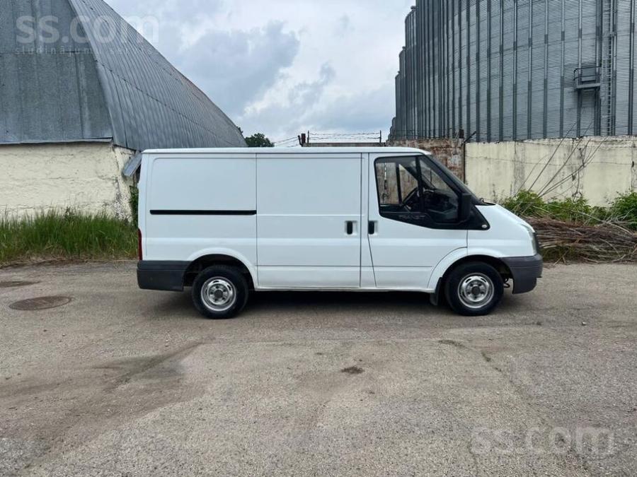 Balts Ford Transit 2006 Jelgava, ar dzinēja tilpumu 2.20 L un nobraukumu 192 tūkst. km par 2900 €, foto 1 vietnē AUTOMOTO.COM.LV
