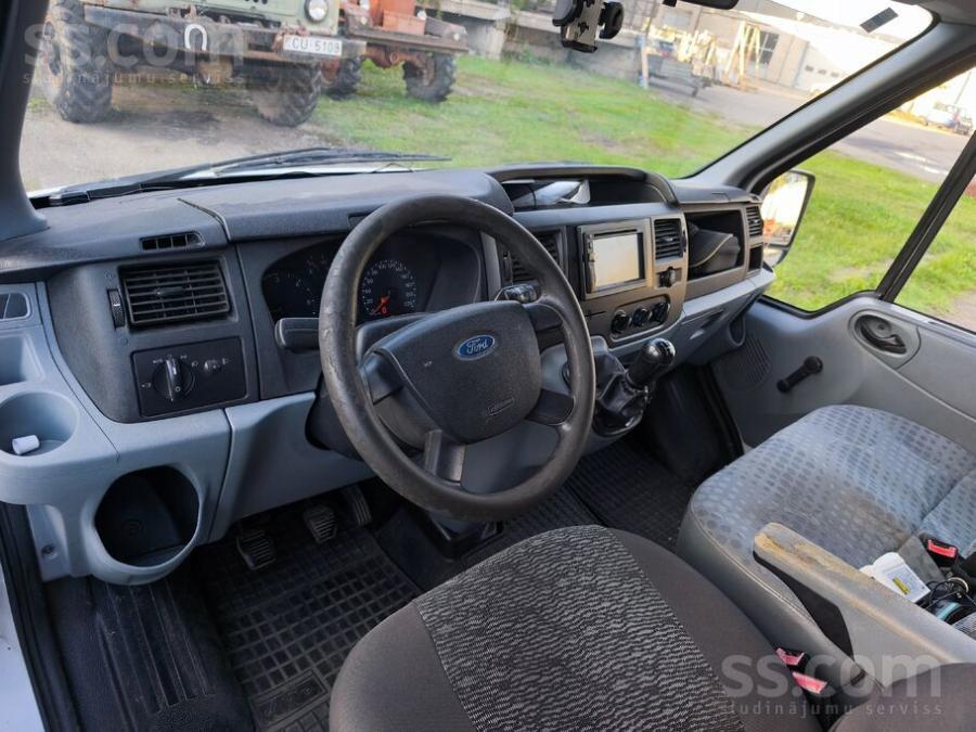 Balts Ford Transit 2006 Liepāja, ar dzinēja tilpumu 2.20 L un nobraukumu 196 tūkst. km par 3200 €, foto 3 vietnē AUTOMOTO.COM.LV