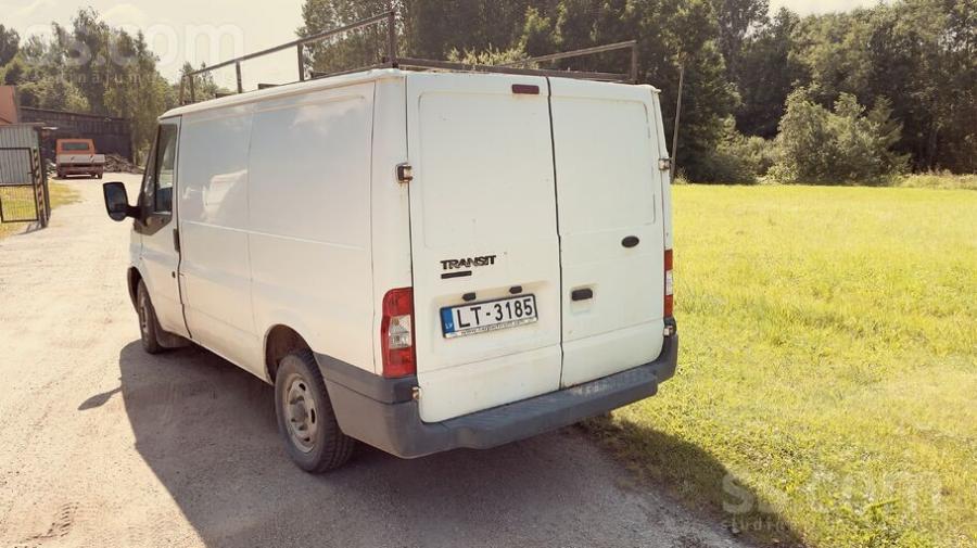 White Ford Transit 2006 in Gulbene, with an engine capacity of 2.20 L and mileage of 342 thousand km for 2000 €, photo 4 on AUTOMOTO.COM.LV