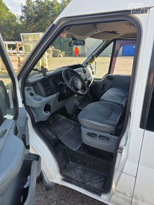 White Ford Transit 2006 in Vilnius, with an engine capacity of 2.20 L and mileage of 322 thousand km for 3500 €, photo 11 on AUTOMOTO.COM.LV