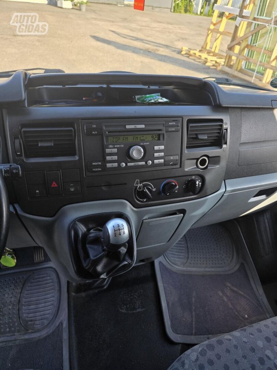 White Ford Transit 2006 in Vilnius, with an engine capacity of 2.20 L and mileage of 322 thousand km for 3500 €, photo 12 on AUTOMOTO.COM.LV