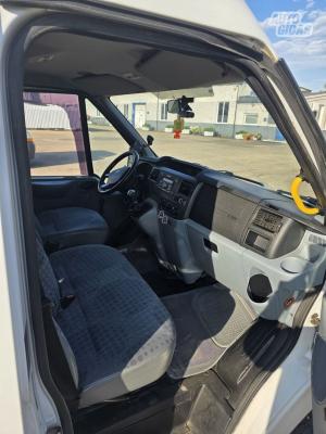 White Ford Transit 2006 in Vilnius, with an engine capacity of 2.20 L and mileage of 322 thousand km for 3500 €, photo 22 on AUTOMOTO.COM.LV