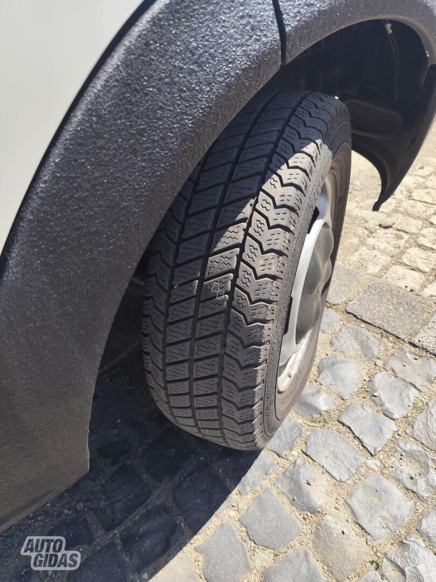 Balts Ford Transit 2006 Visaginas, ar dzinēja tilpumu 2.00 L un nobraukumu 235 tūkst. km par 4200 €, foto 16 vietnē AUTOMOTO.COM.LV