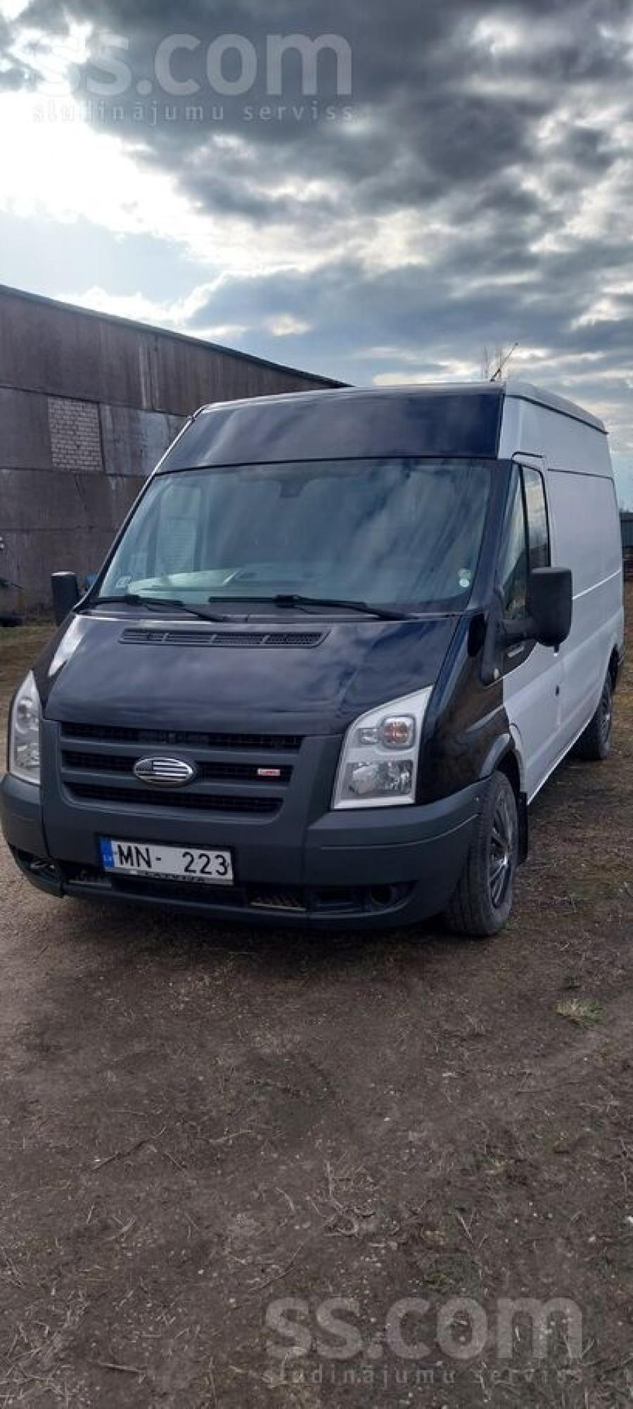 White Ford Transit 2007 in Jekabpils, with an engine capacity of 2.20 L and mileage of 194 thousand km for 2400 €, photo 1 on AUTOMOTO.COM.LV