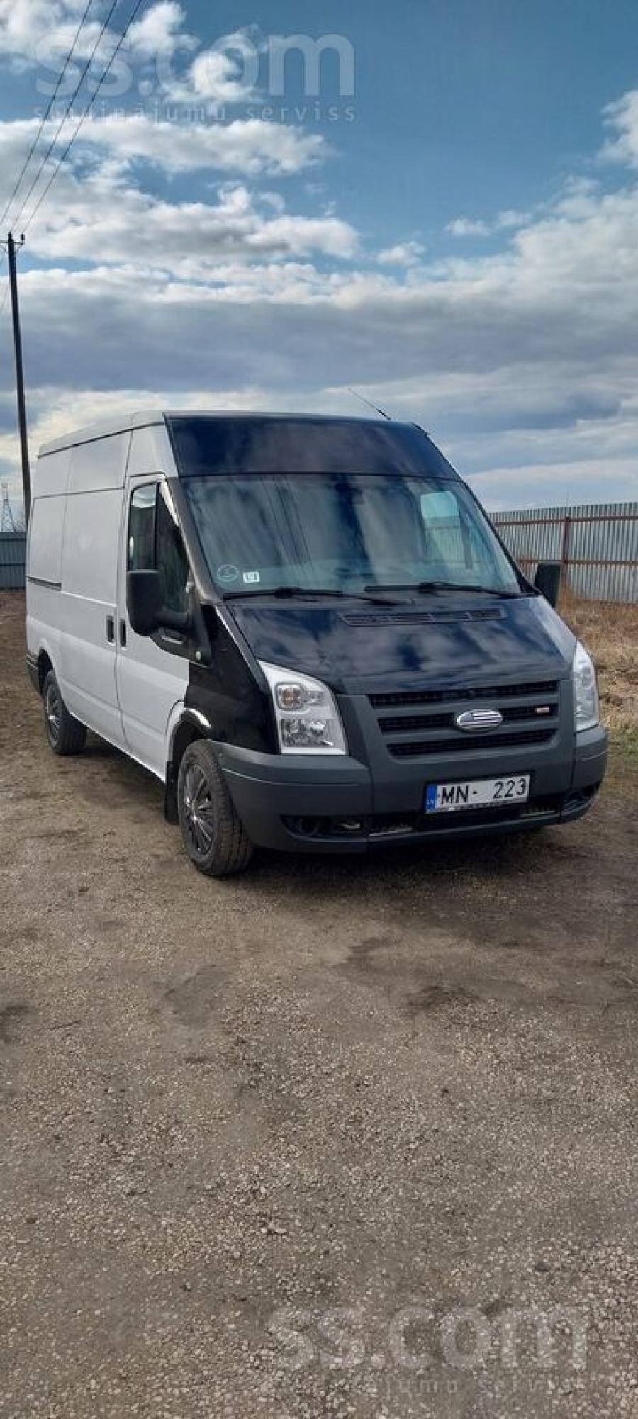 White Ford Transit 2007 in Jekabpils, with an engine capacity of 2.20 L and mileage of 194 thousand km for 2400 €, photo 2 on AUTOMOTO.COM.LV