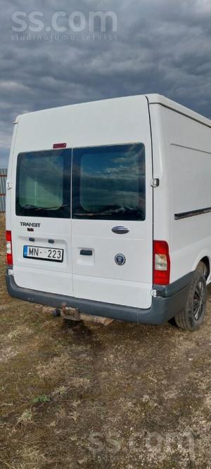 White Ford Transit 2007 in Jekabpils, with an engine capacity of 2.20 L and mileage of 194 thousand km for 2400 €, photo 3 on AUTOMOTO.COM.LV