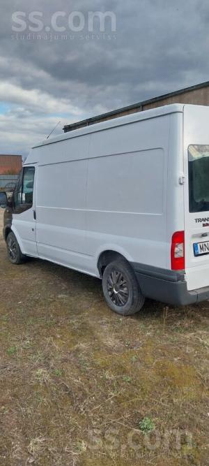 White Ford Transit 2007 in Jekabpils, with an engine capacity of 2.20 L and mileage of 194 thousand km for 2400 €, photo 4 on AUTOMOTO.COM.LV