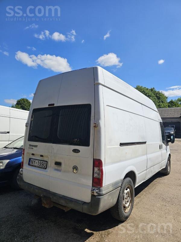 White Ford Transit 2007 in Rezekne, with an engine capacity of 2.20 L and mileage of 430 thousand km for 1650 €, photo 2 on AUTOMOTO.COM.LV