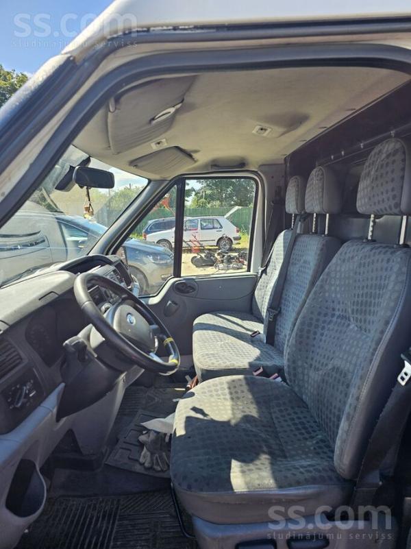 White Ford Transit 2007 in Rezekne, with an engine capacity of 2.20 L and mileage of 430 thousand km for 1650 €, photo 6 on AUTOMOTO.COM.LV