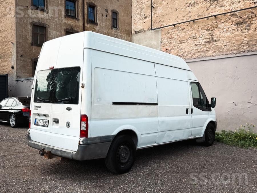 White Ford Transit 2007 in Riga, with an engine capacity of 2.20 L and mileage of 428 thousand km for 2750 €, photo 5 on AUTOMOTO.COM.LV