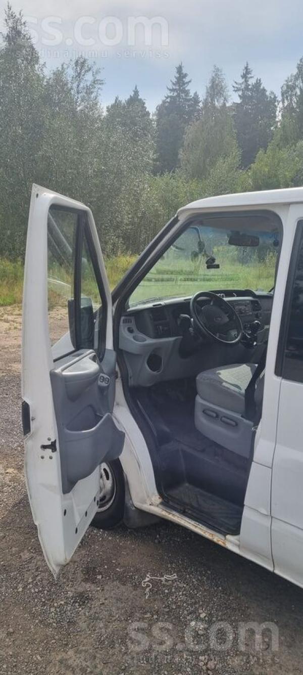 White Ford Transit 2008 in Jelgava, with an engine capacity of 2.20 L and mileage of 212 thousand km for 3200 €, photo 8 on AUTOMOTO.COM.LV