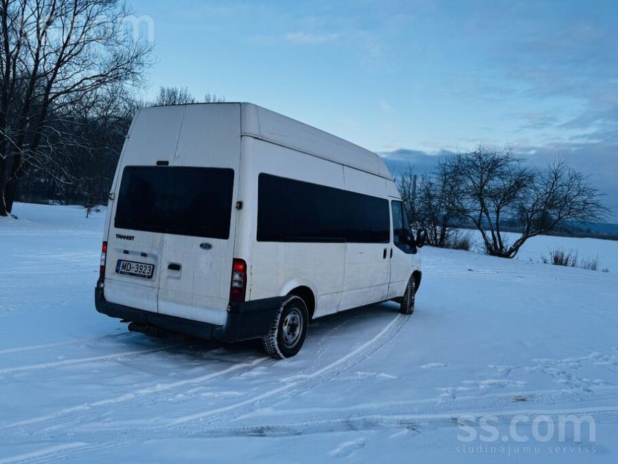 White Ford Transit 2008 in Jurmala, with an engine capacity of 2.20 L and mileage of 308 thousand km for 3150 €, photo 4 on AUTOMOTO.COM.LV