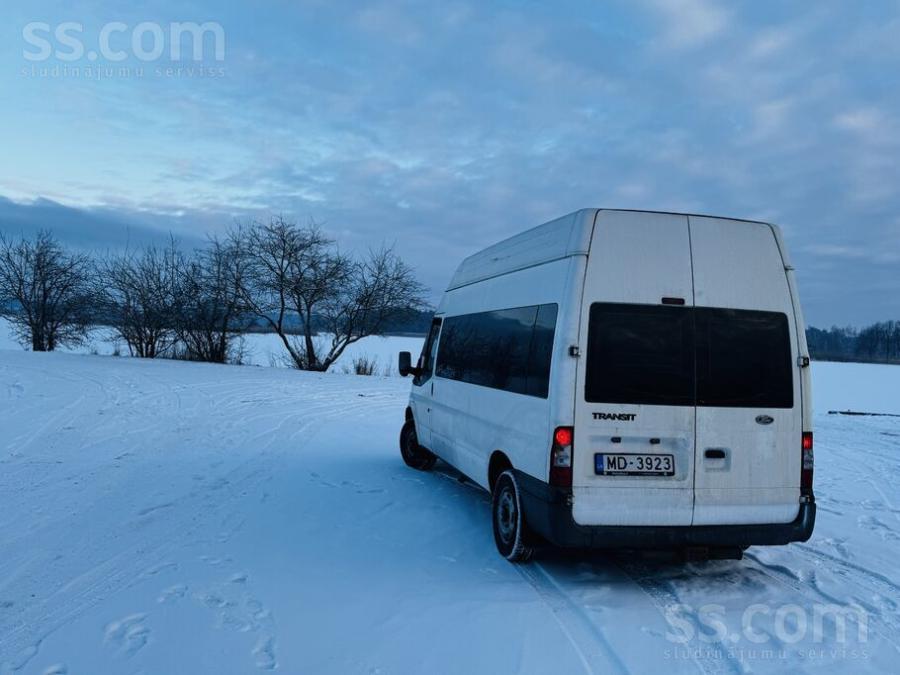 White Ford Transit 2008 in Jurmala, with an engine capacity of 2.20 L and mileage of 308 thousand km for 3150 €, photo 5 on AUTOMOTO.COM.LV