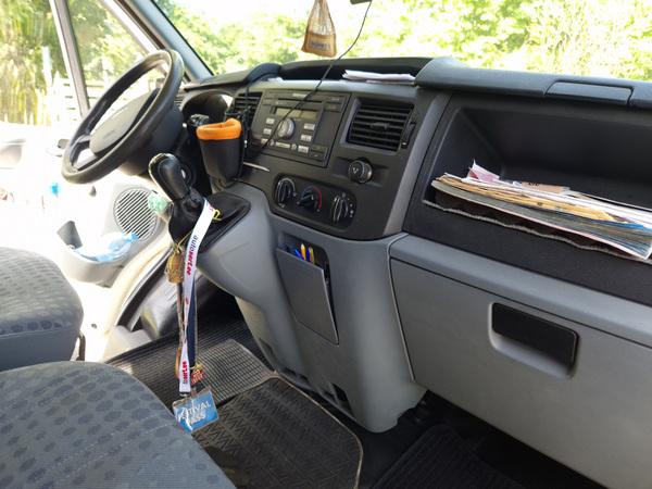 White Ford Transit 2008 in Narva, with an engine capacity of 2.40 L and mileage of 164 thousand km for 7200 €, photo 8 on AUTOMOTO.COM.LV