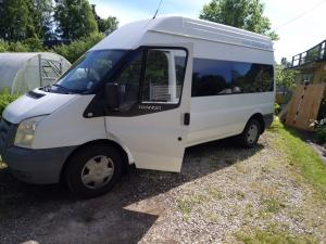 White Ford Transit 2008 in Narva, with an engine capacity of 2.40 L and mileage of 164 thousand km for 7200 €, photo 18 on AUTOMOTO.COM.LV