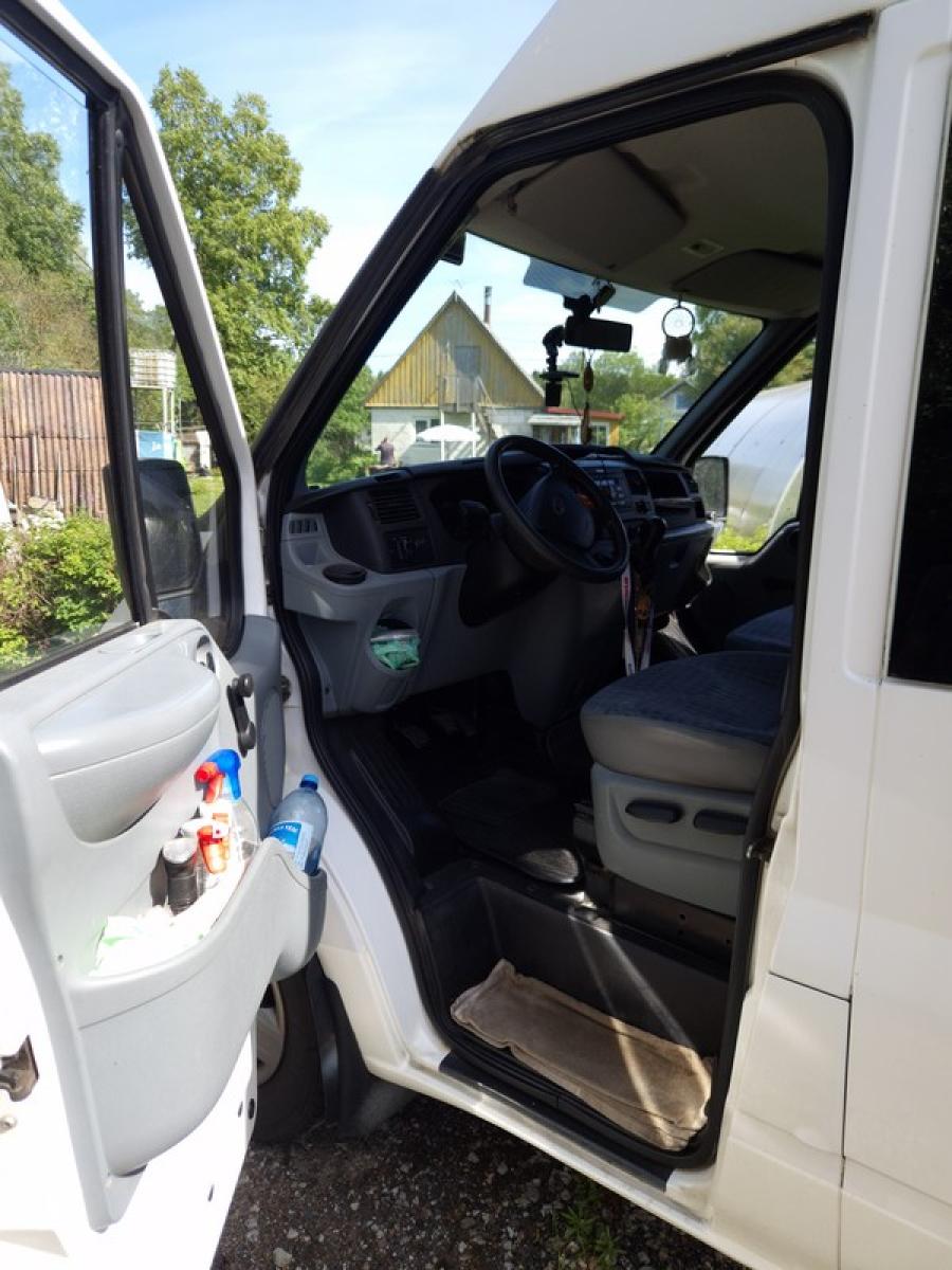White Ford Transit 2008 in Narva, with an engine capacity of 2.40 L and mileage of 164 thousand km for 7200 €, photo 23 on AUTOMOTO.COM.LV