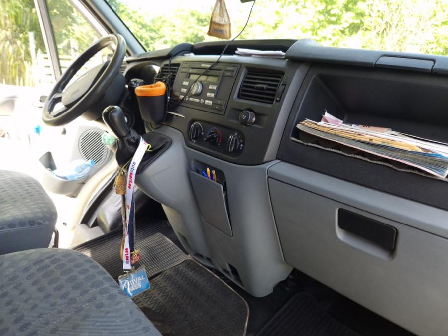 White Ford Transit 2008 in Narva, with an engine capacity of 2.40 L and mileage of 164 thousand km for 7200 €, photo 24 on AUTOMOTO.COM.LV
