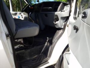 White Ford Transit 2008 in Narva, with an engine capacity of 2.40 L and mileage of 164 thousand km for 7200 €, photo 29 on AUTOMOTO.COM.LV