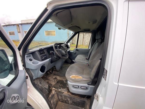 White Ford Transit 2008 in Tallinn, with an engine capacity of 2.20 L and mileage of 251 thousand km for 2100 €, photo 6 on AUTOMOTO.COM.LV