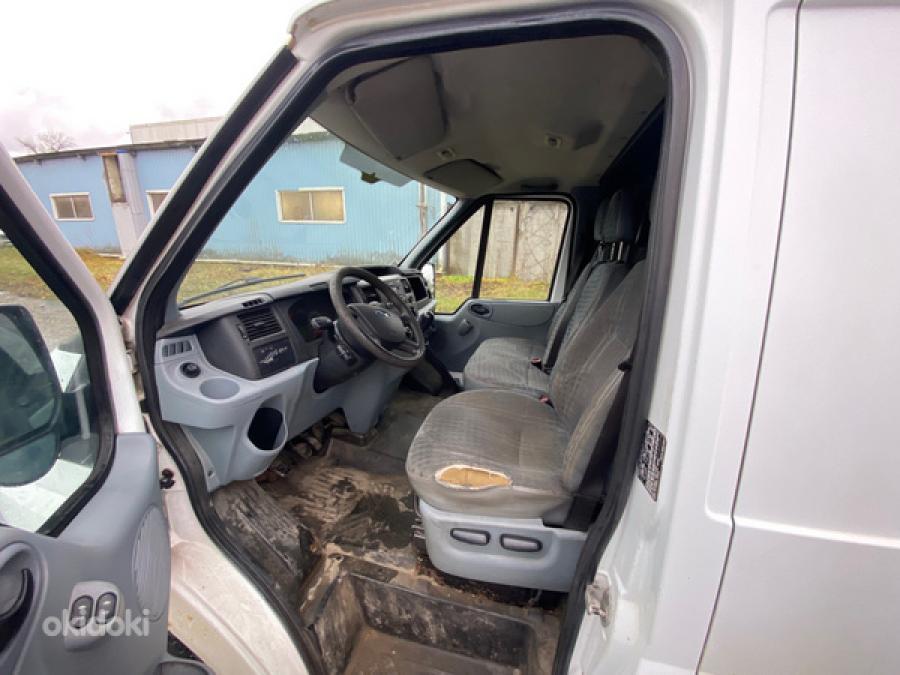 White Ford Transit 2008 in Tallinn, with an engine capacity of 2.20 L and mileage of 251 thousand km for 2100 €, photo 7 on AUTOMOTO.COM.LV