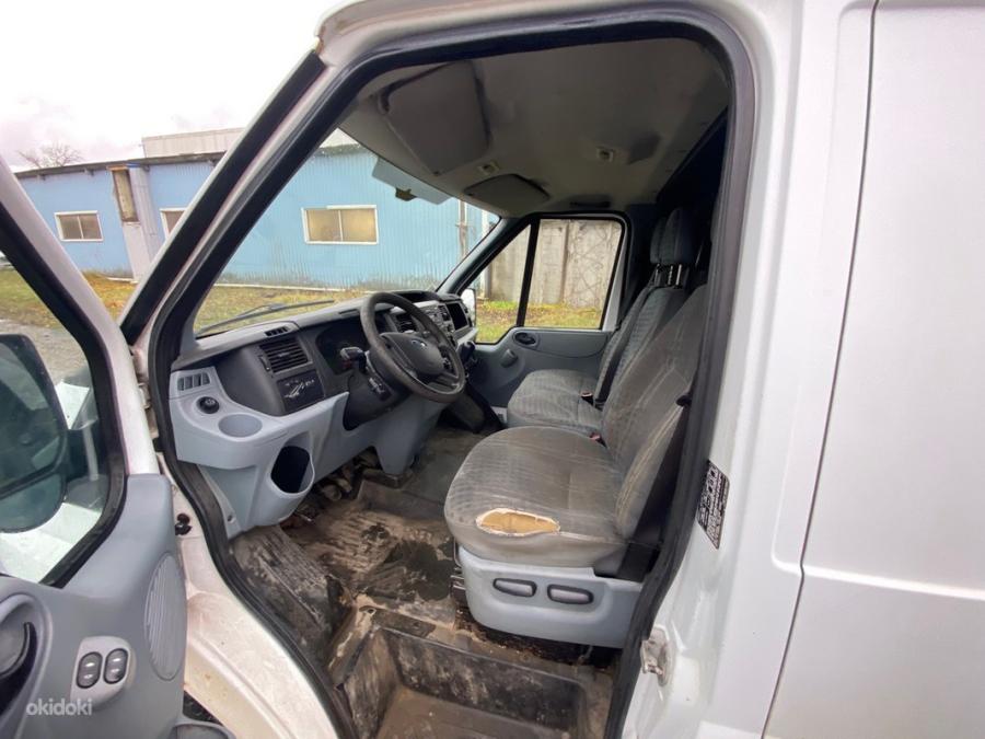 White Ford Transit 2008 in Tallinn, with an engine capacity of 2.20 L and mileage of 251 thousand km for 2100 €, photo 15 on AUTOMOTO.COM.LV