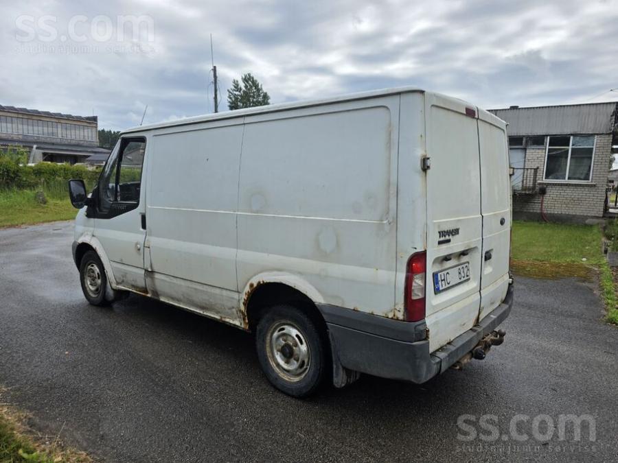 White Ford Transit 2008 in Riga, with an engine capacity of 2.20 L and mileage of 384 thousand km for 1190 €, photo 5 on AUTOMOTO.COM.LV