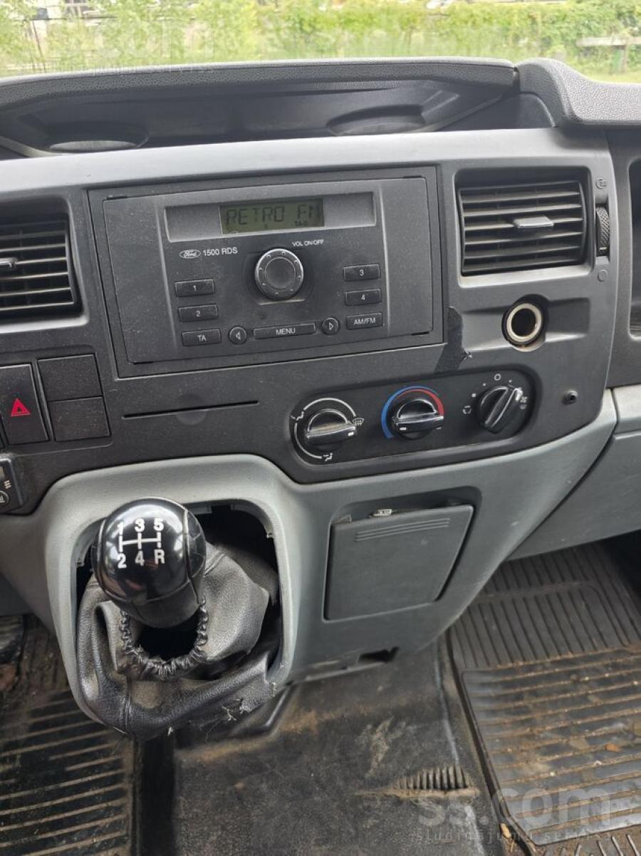 White Ford Transit 2008 in Riga, with an engine capacity of 2.20 L and mileage of 384 thousand km for 1190 €, photo 9 on AUTOMOTO.COM.LV