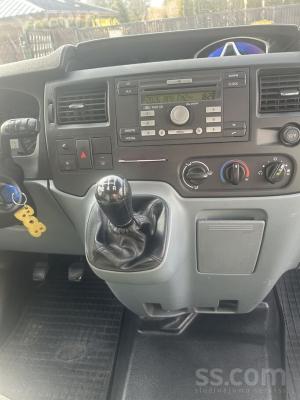 White Ford Transit 2009 in Riga, with an engine capacity of 2.20 L and mileage of 305 thousand km for 3950 €, photo 5 on AUTOMOTO.COM.LV
